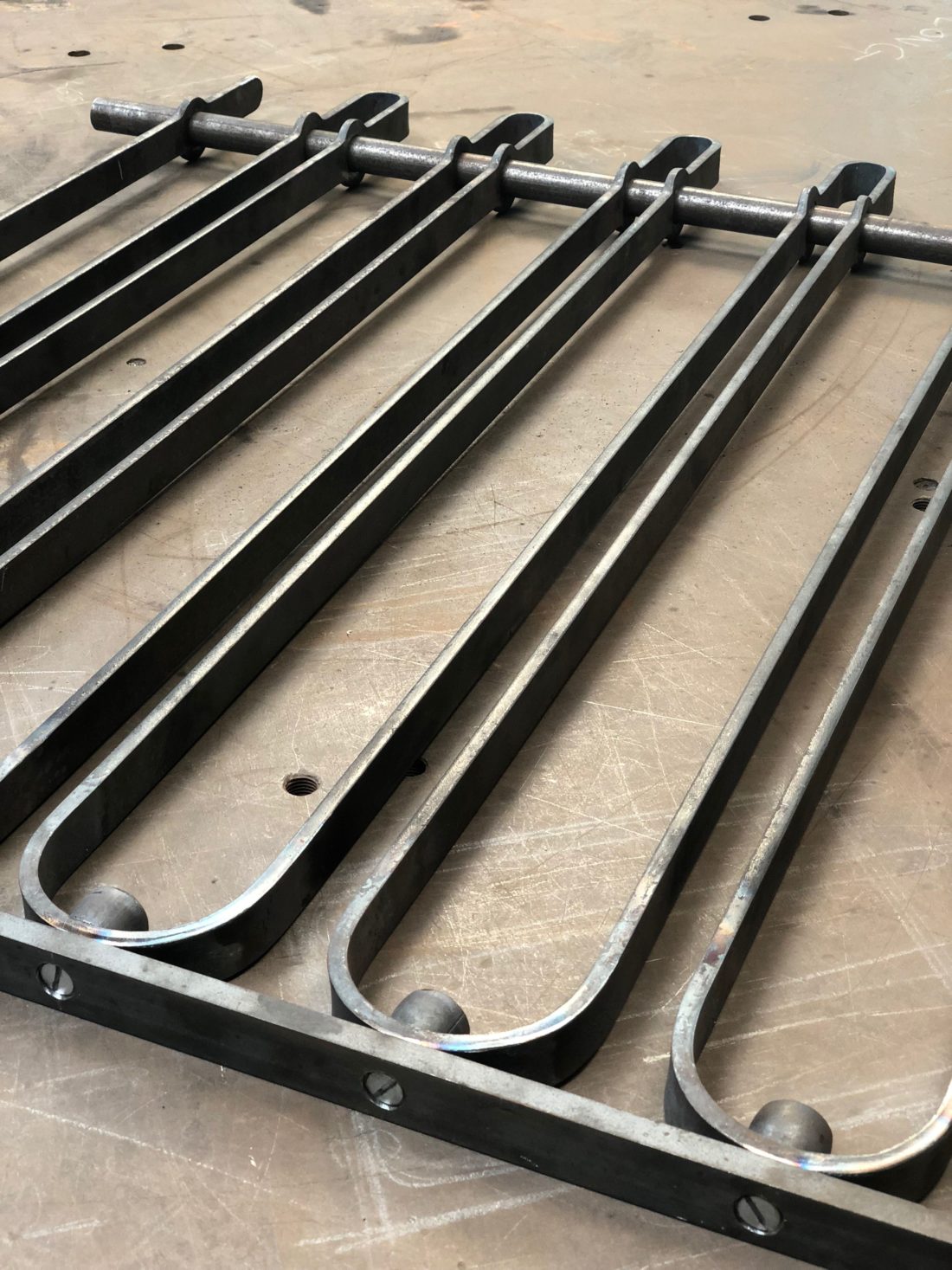 continuous-line-railing - James Price Blacksmith Ltd